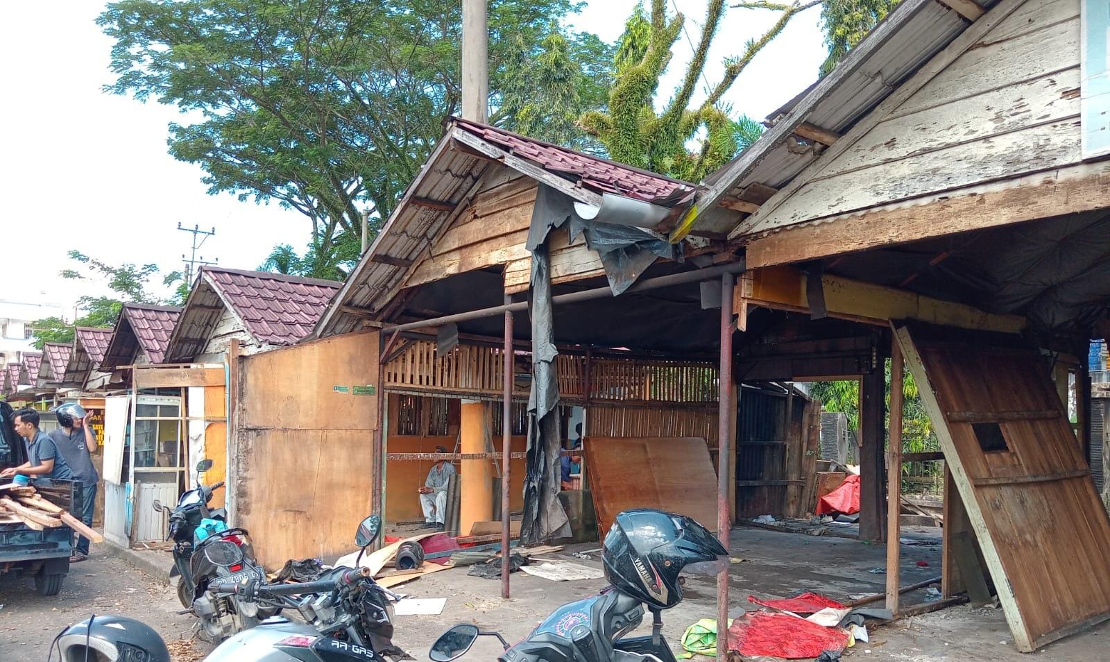 Sebelum Dikosongkan Pemerintah, Pedagang Pilih Bongkar Sendiri Kios ...